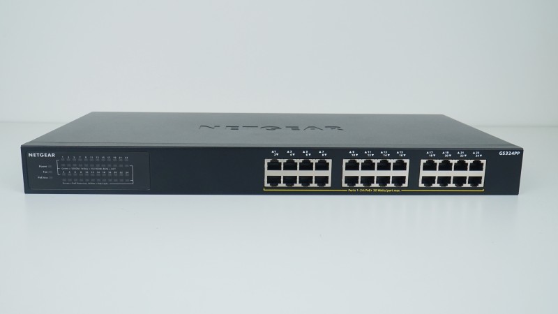 설치 부담은 줄이고 편의성은 키웠다, 넷기어 GS324PP