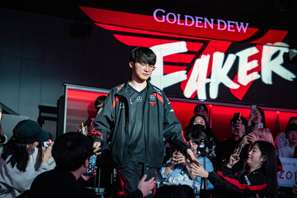 V11 향해 달리는 페이커와 T1, 한화생명 넘고 결승 오를까