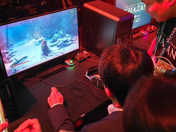 Vice Minister Yong of MCST Enjoys NEXON’s Khazan at Tokyo Game Show